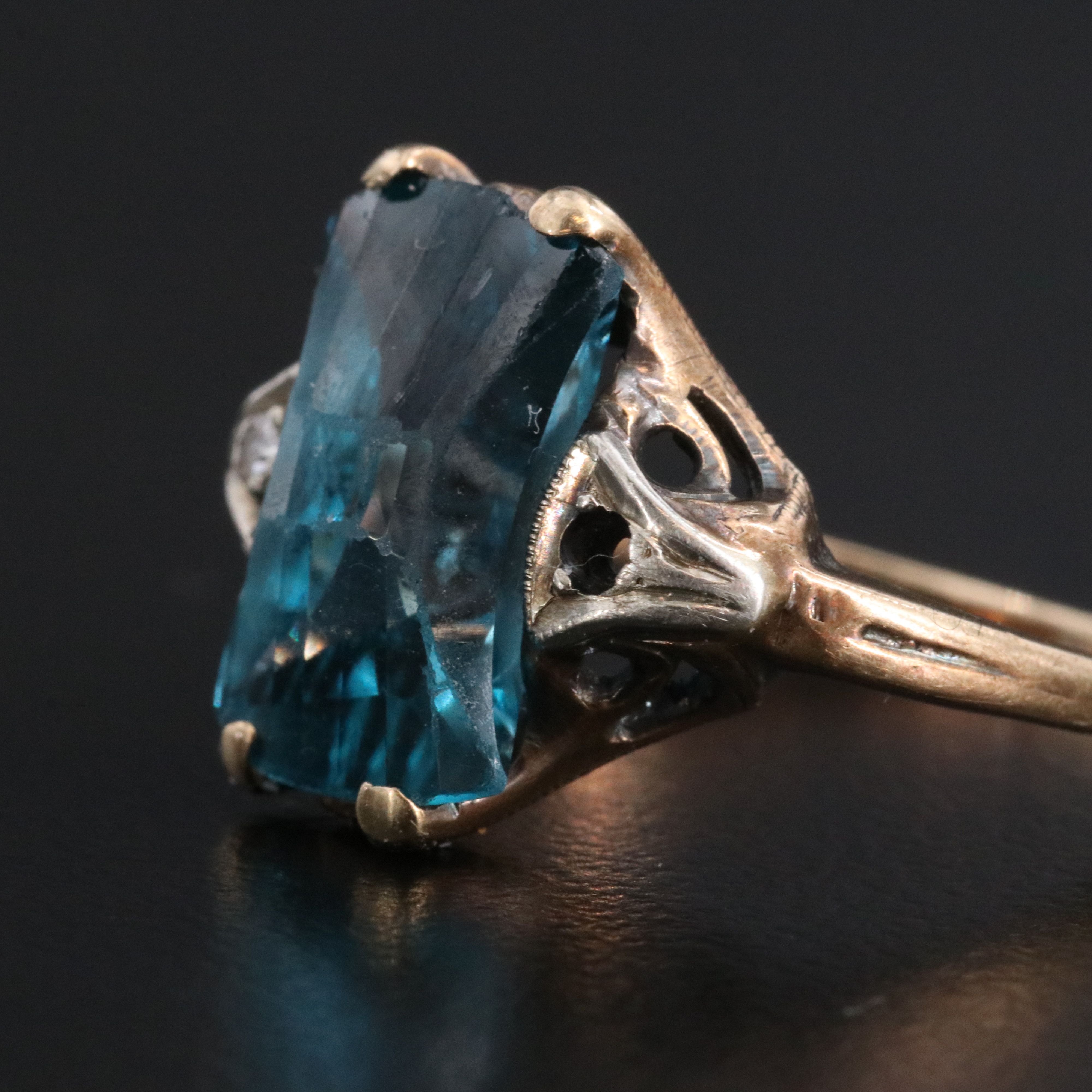 Vintage 10K Spinel and Diamond Ring | EBTH