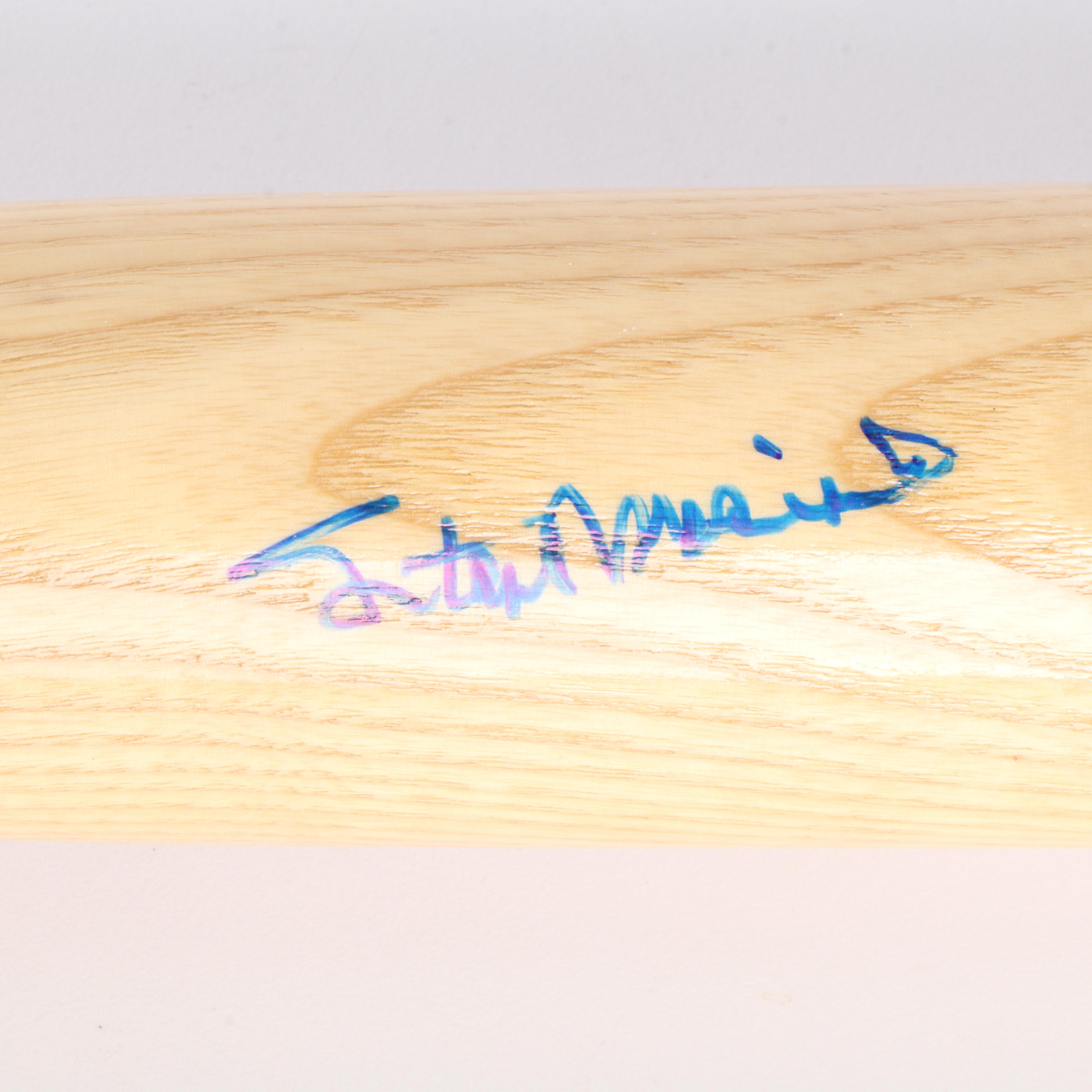 Stan Musial Signed Rawlings Baseball Bat and Gartlan Figurine | EBTH