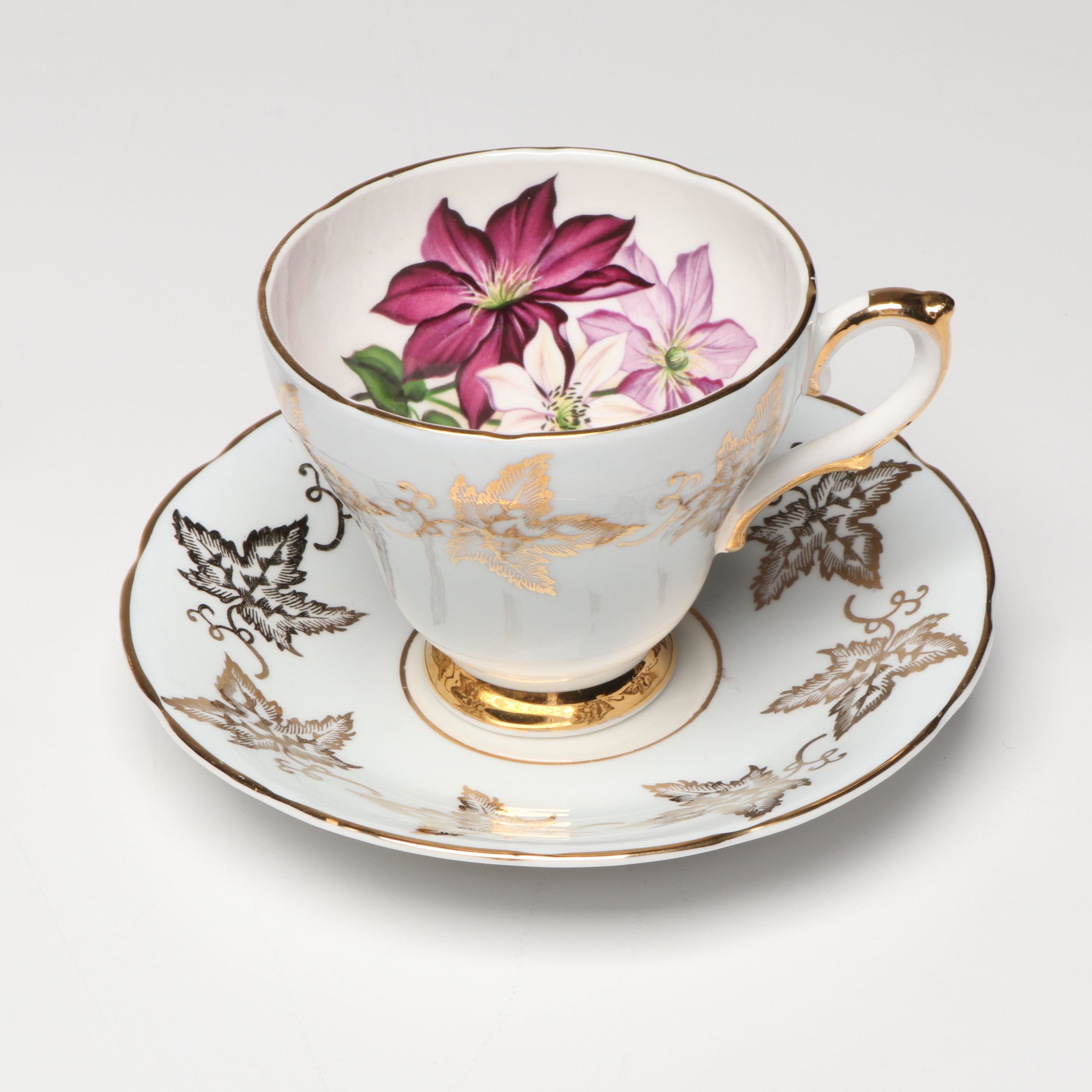 English Bone China Footed Cups and Saucers | EBTH