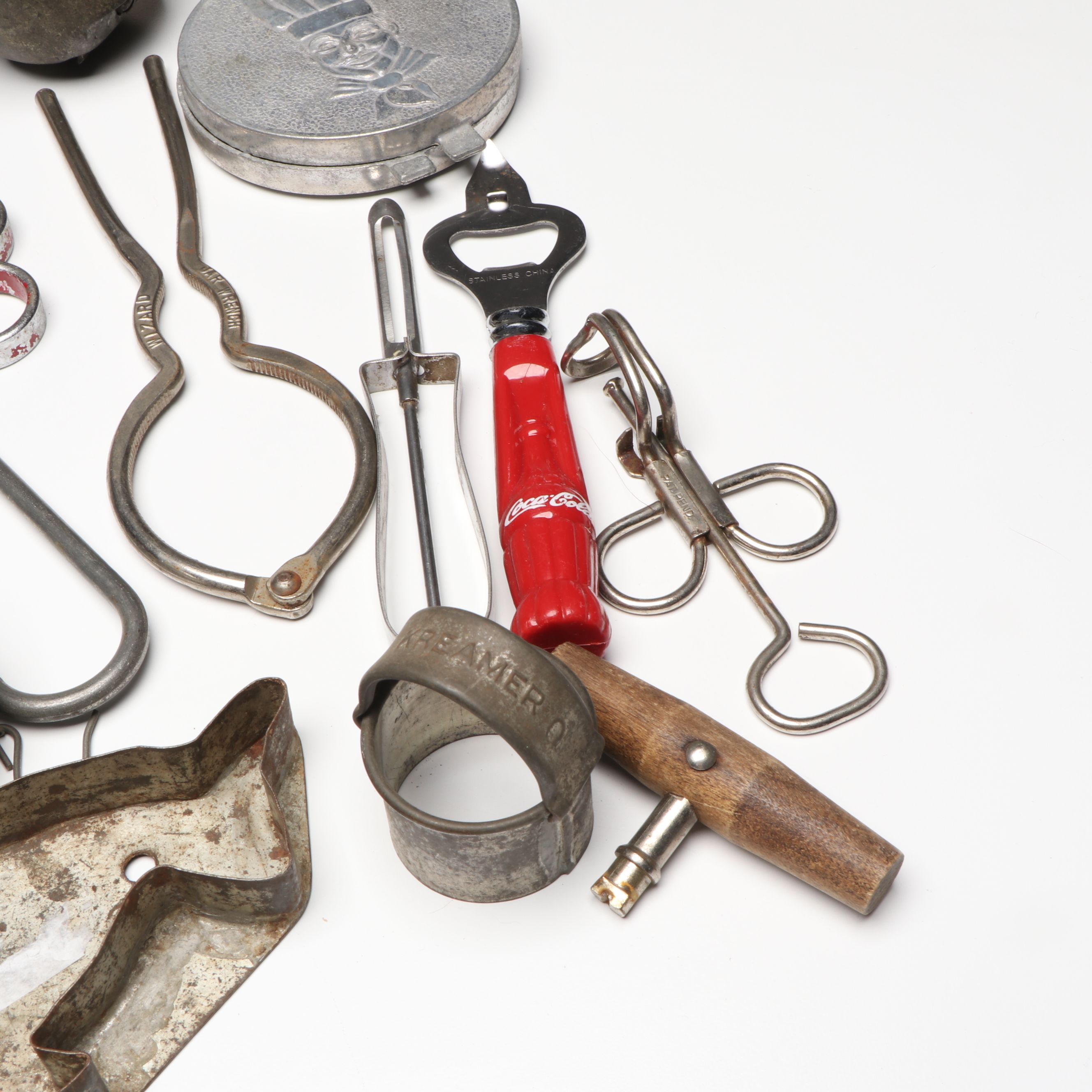 Hand Mixers, Colander, Can Openers and More Vintage Kitchen Gadgets | EBTH