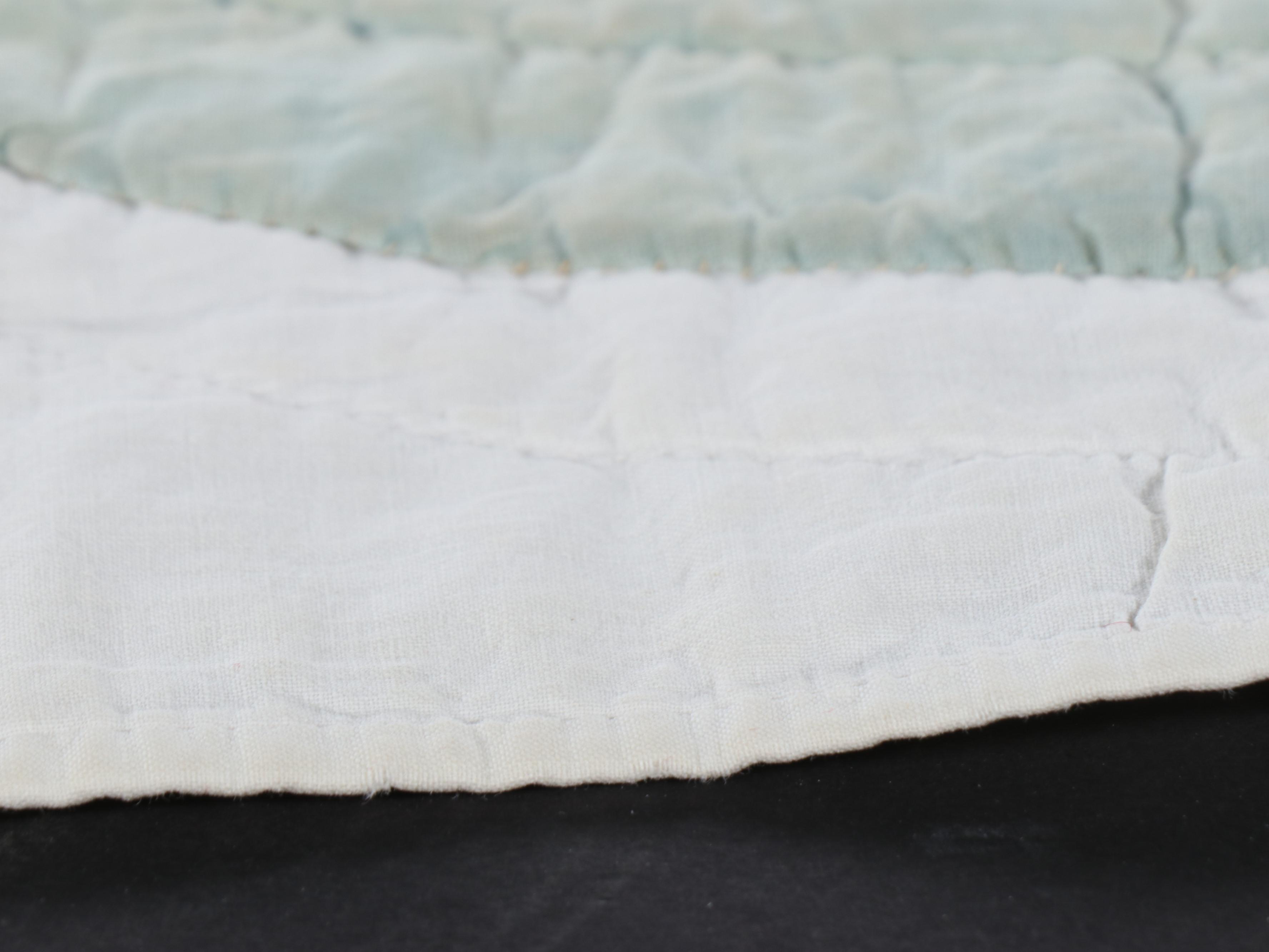 Antique Handcrafted "Carolina Lily" Cotton Quilt | EBTH