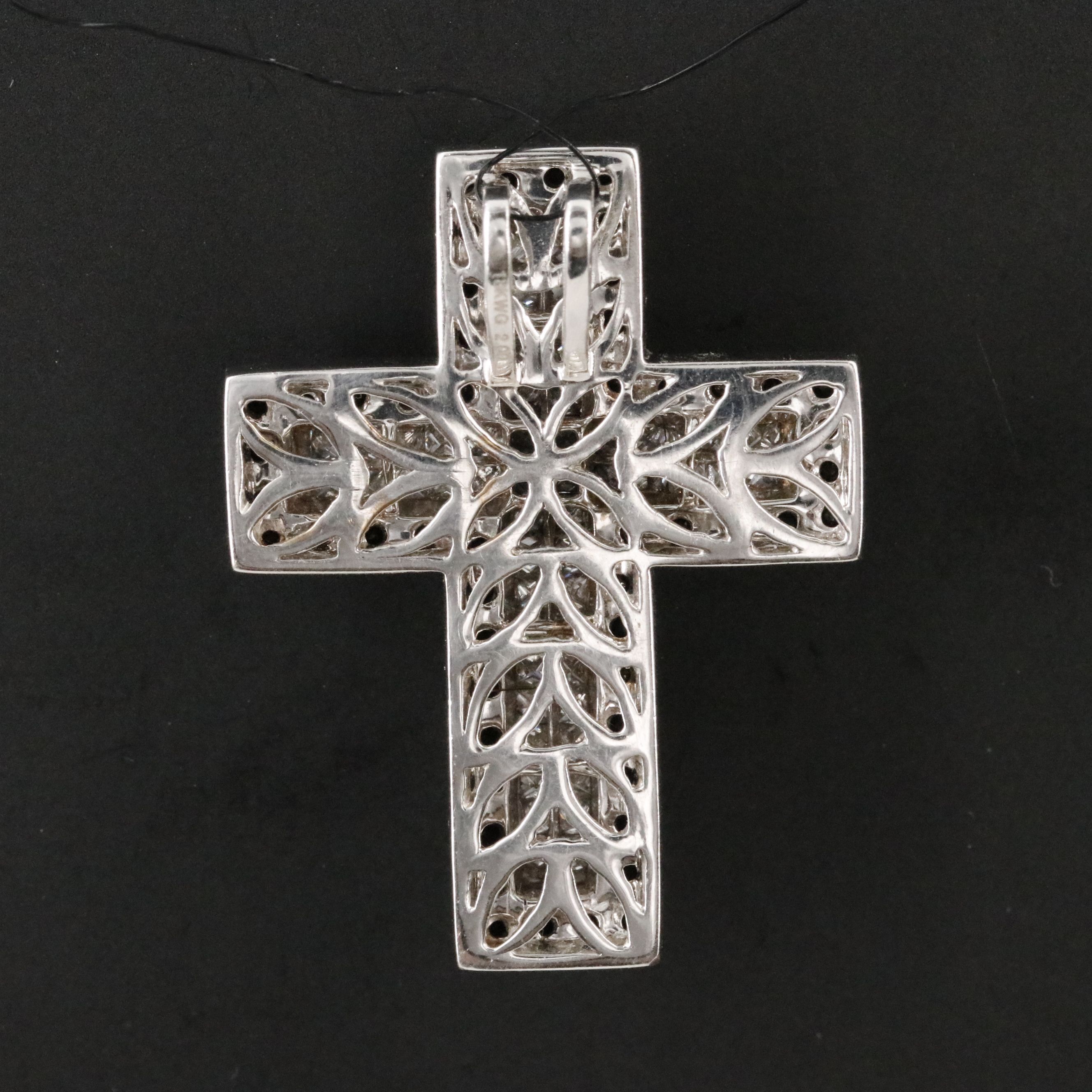 18K 2.00 CTW Diamond Cross Pendant | EBTH