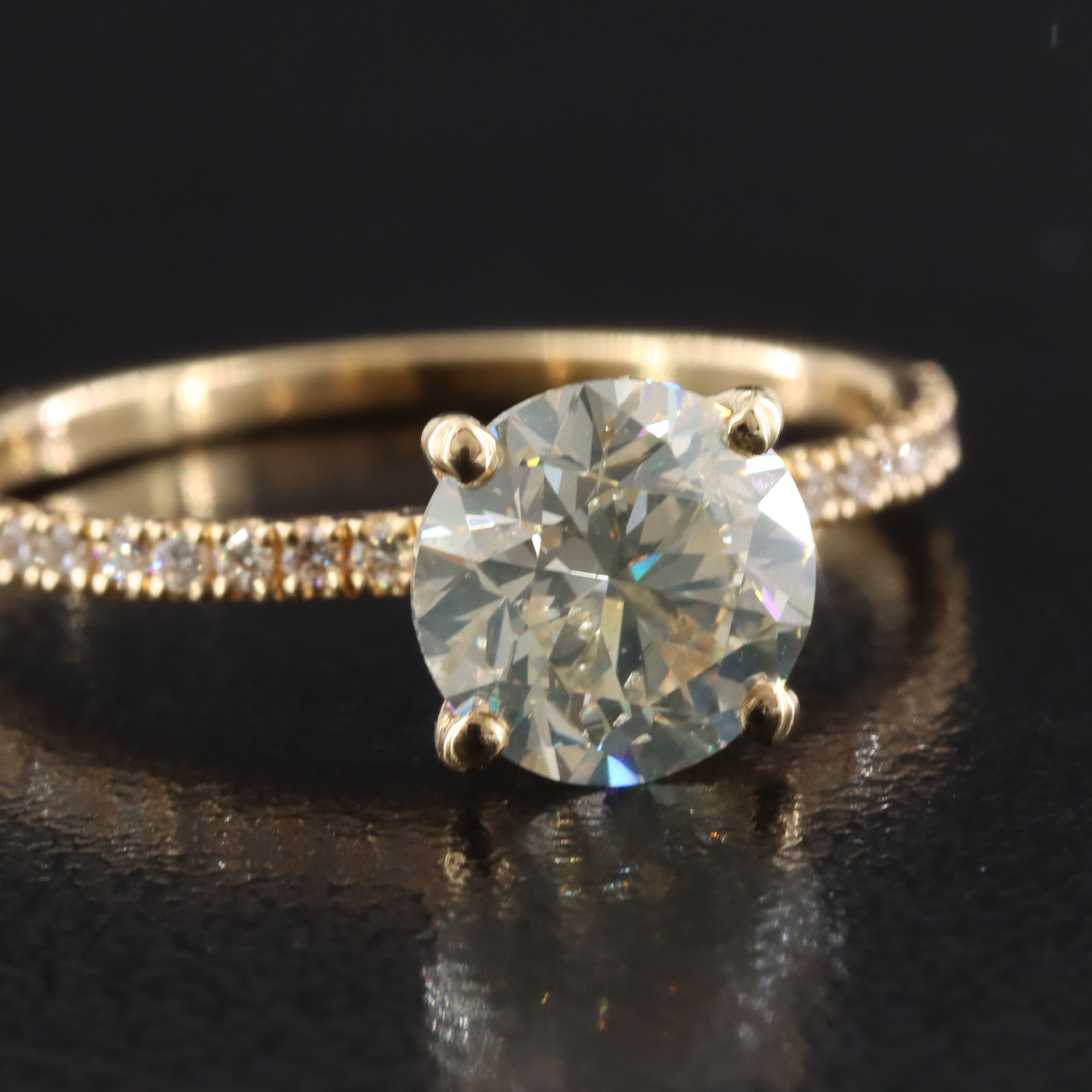 18K 1.63 CTW Diamond Ring with IGI Jewelry Report and Fancy Center | EBTH