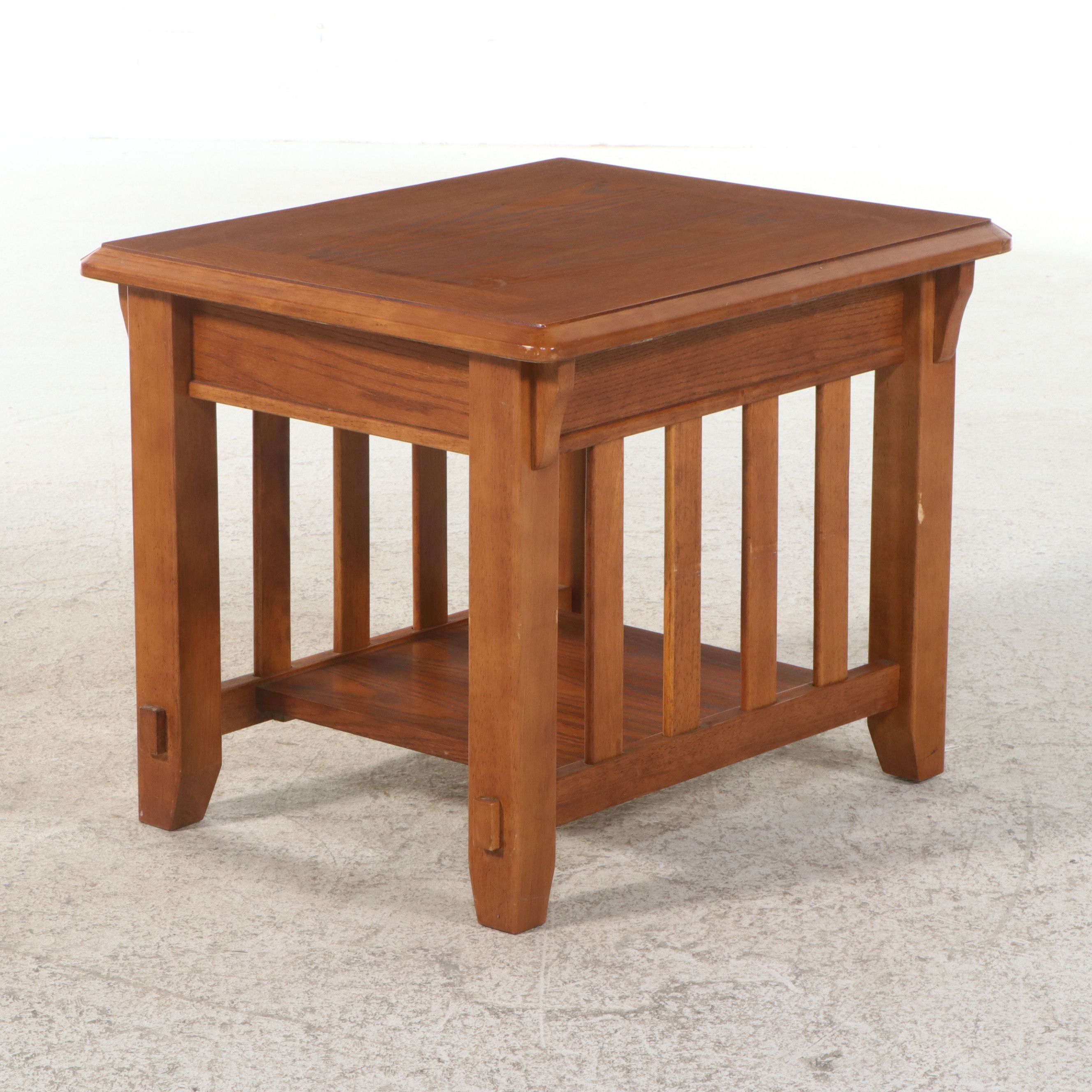 Pair of Arts & Crafts Mission Style Oak End Tables | EBTH