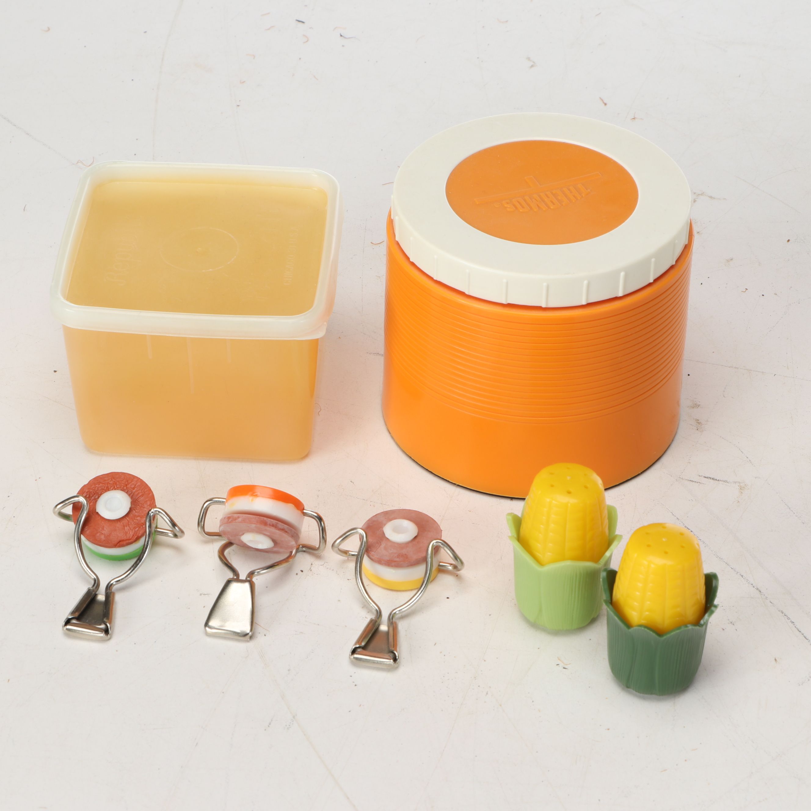 Vintage Assorted Color Tupperware and Rubbermaid Food Storage ...