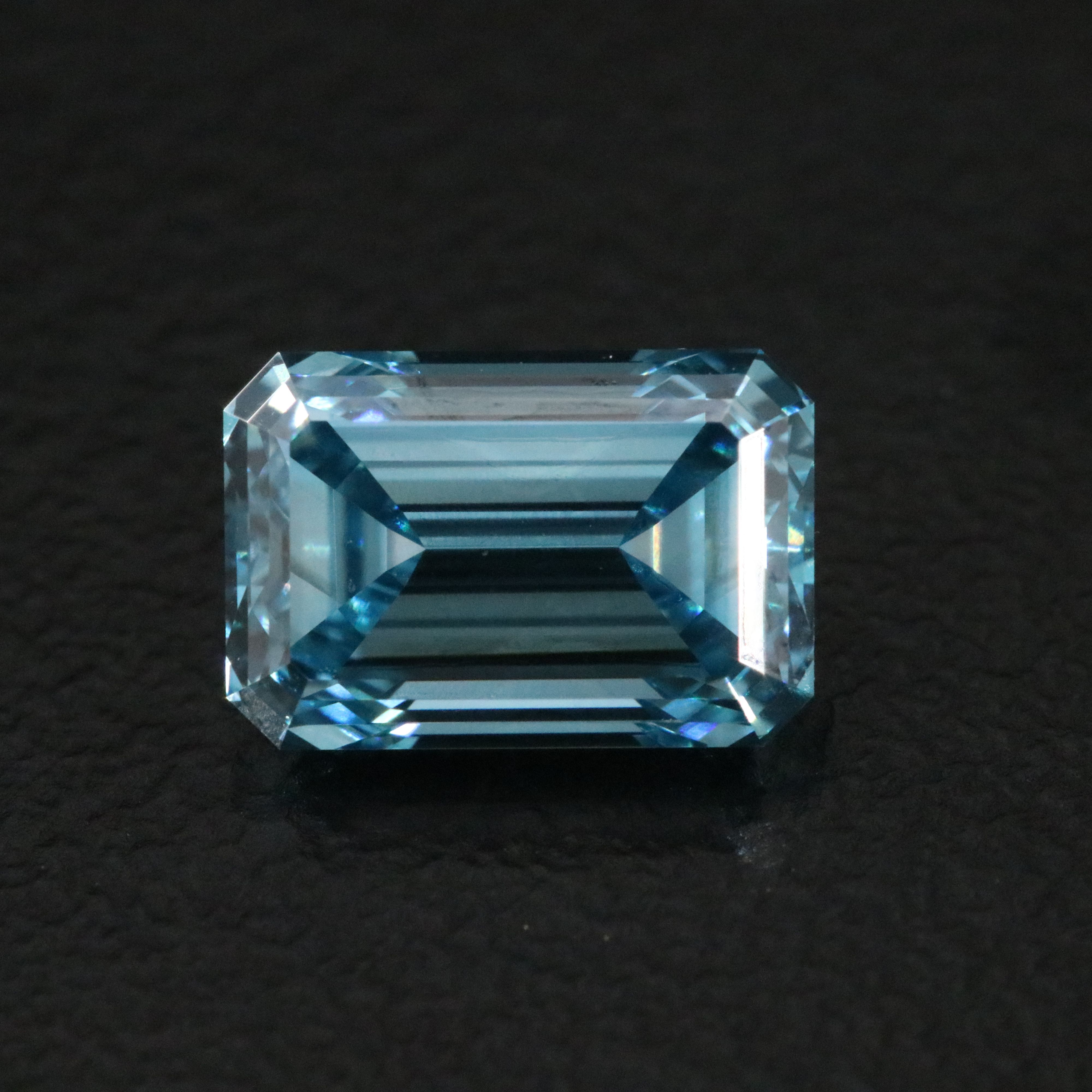Loose 1.51 CT Lab Grown Fancy Vivid Blue Diamond with IGI Report | EBTH