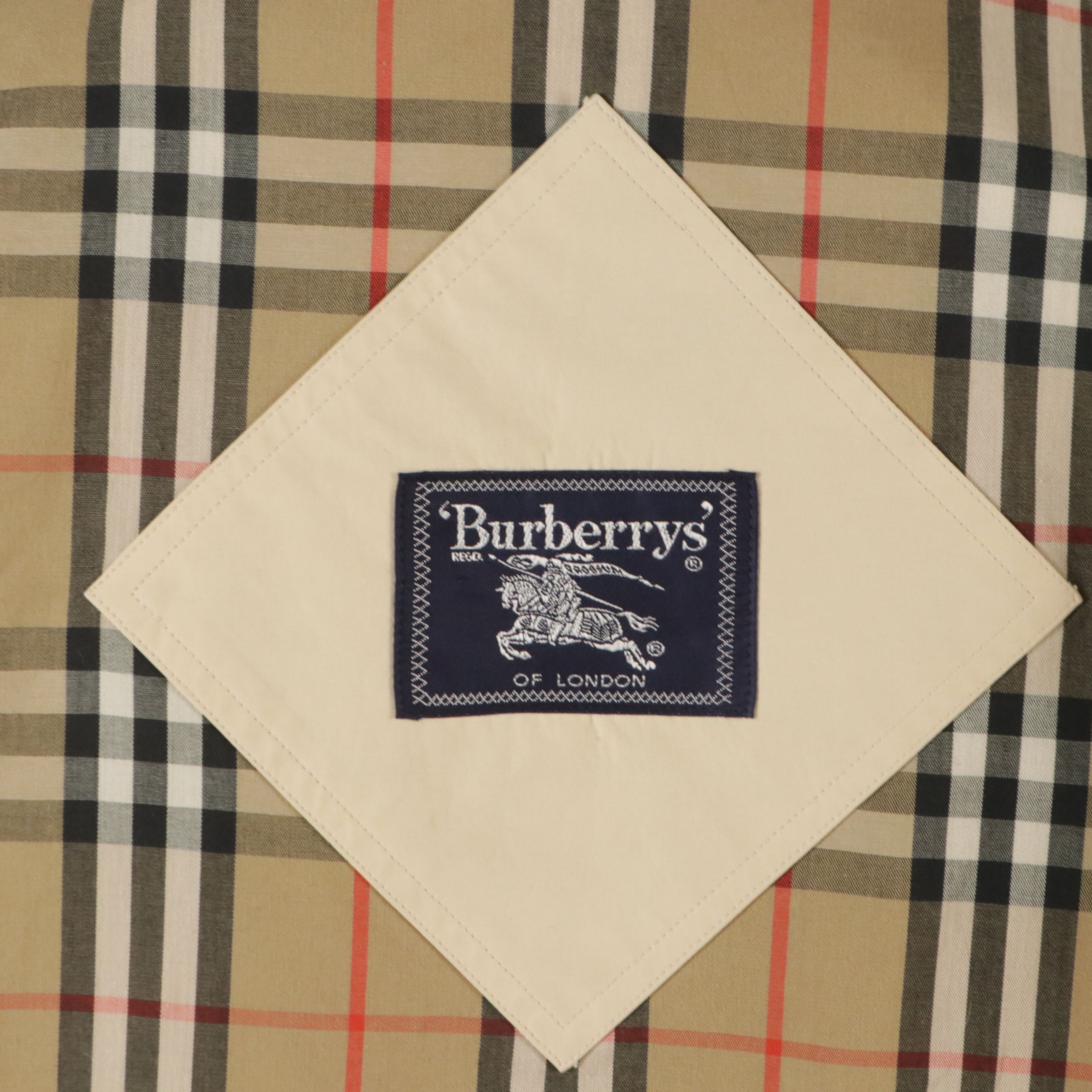 Men's Burberrys Cotton Blend Raincoat | EBTH