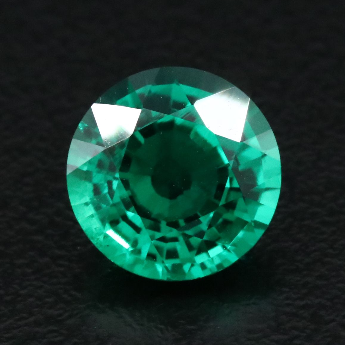 Loose 2.18 CT Lab Grown Emerald | EBTH