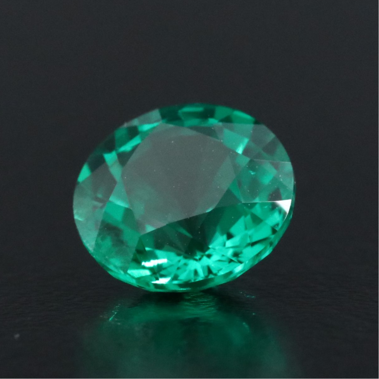 Loose 2.18 CT Lab Grown Emerald | EBTH