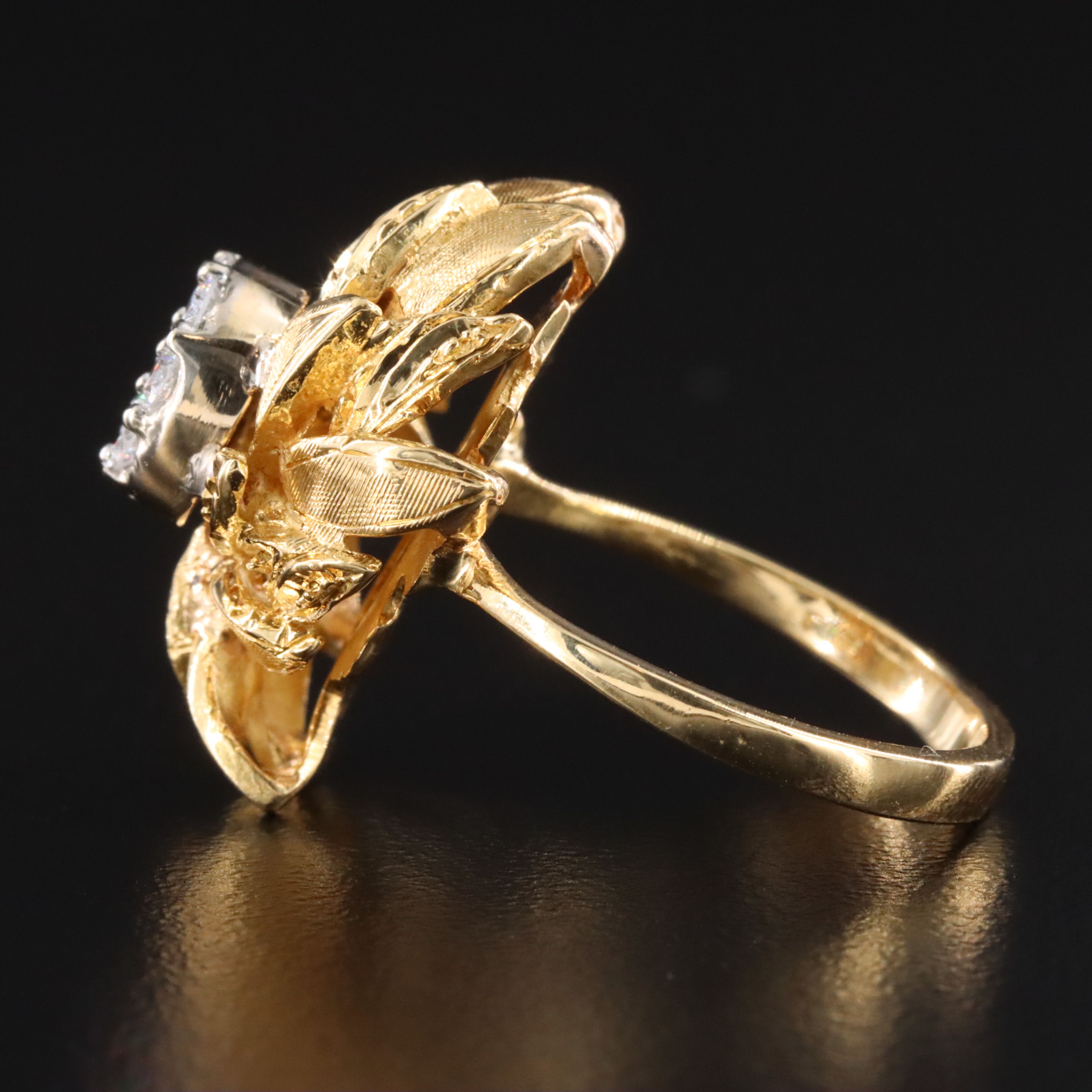 18K 0.25 CTW Lab Grown Diamond Cluster Flower Ring | EBTH