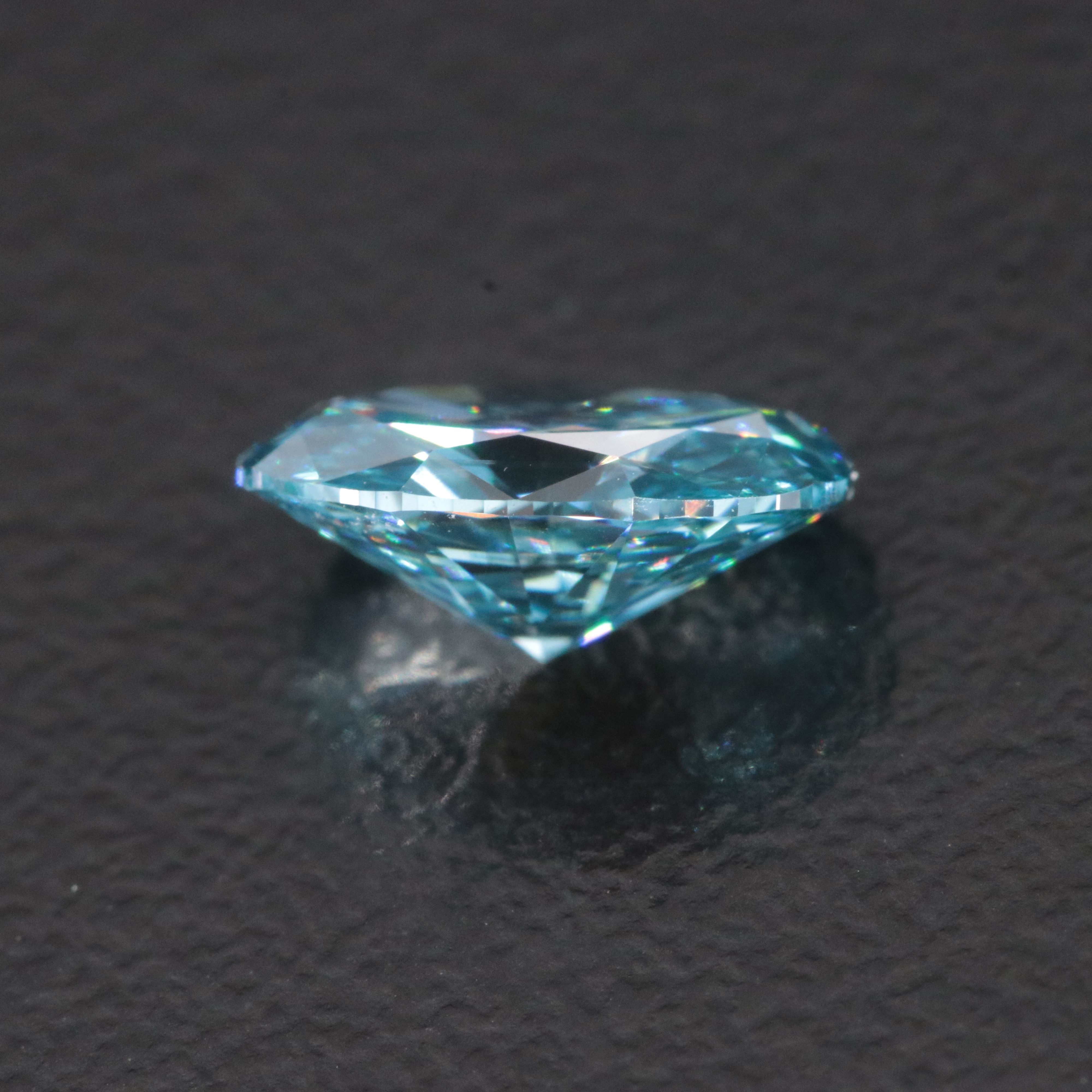 Loose 1.03 CT Lab Grown Fancy Vivid Blue Diamond with IGI Report | EBTH