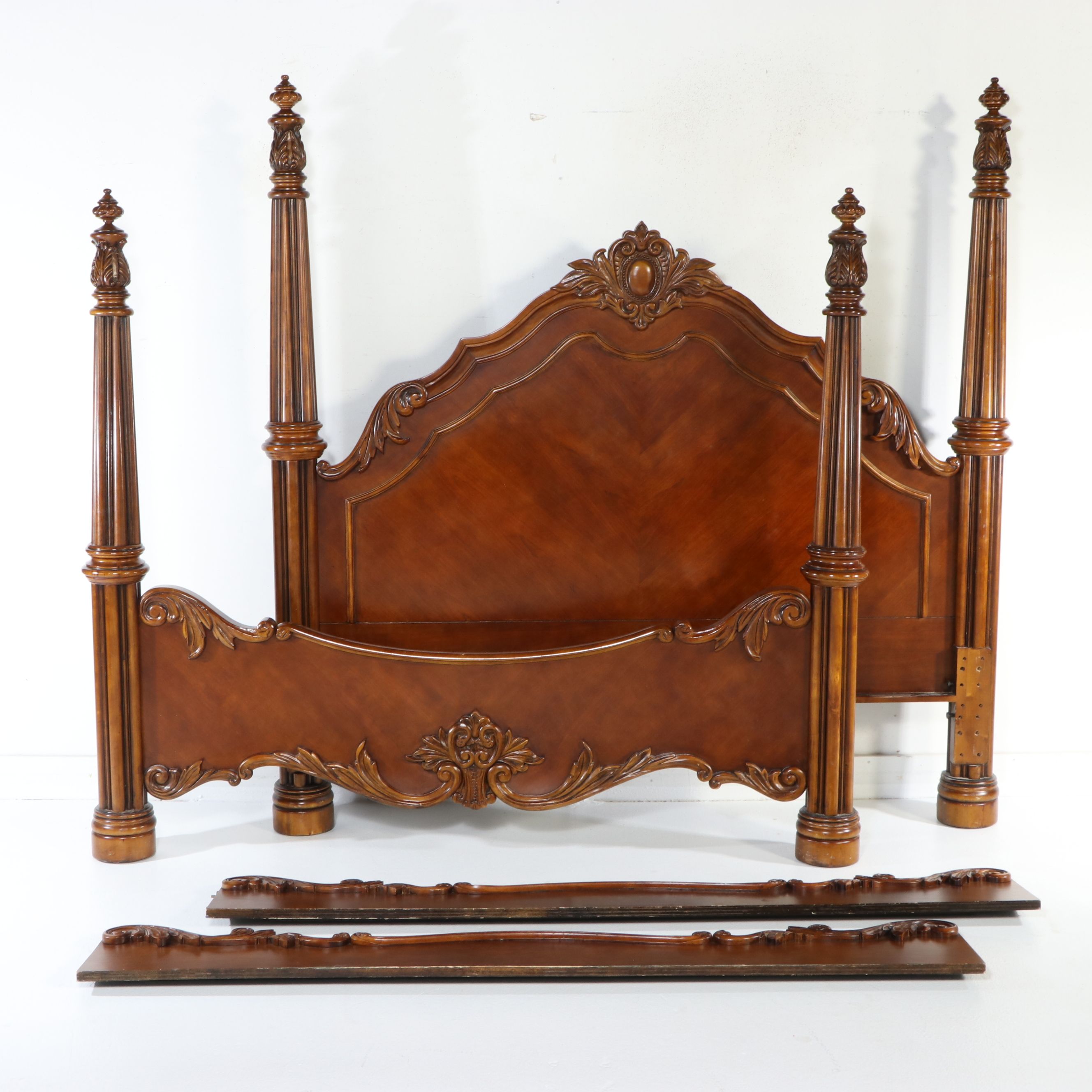 Pulaski Furniture Louis XV Style King Size Four Poster Bed | EBTH