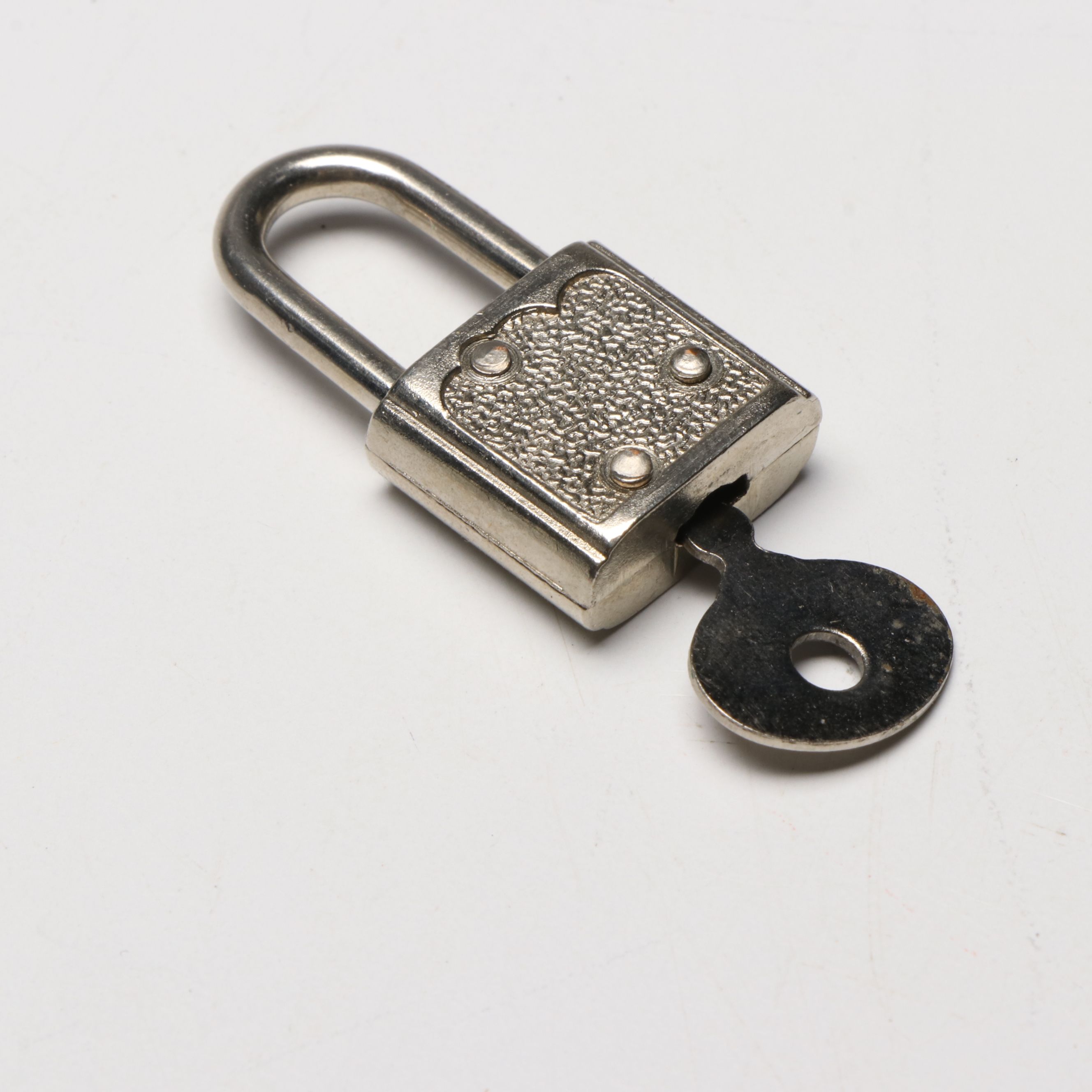 Master and Other Padlocks with Keys | EBTH
